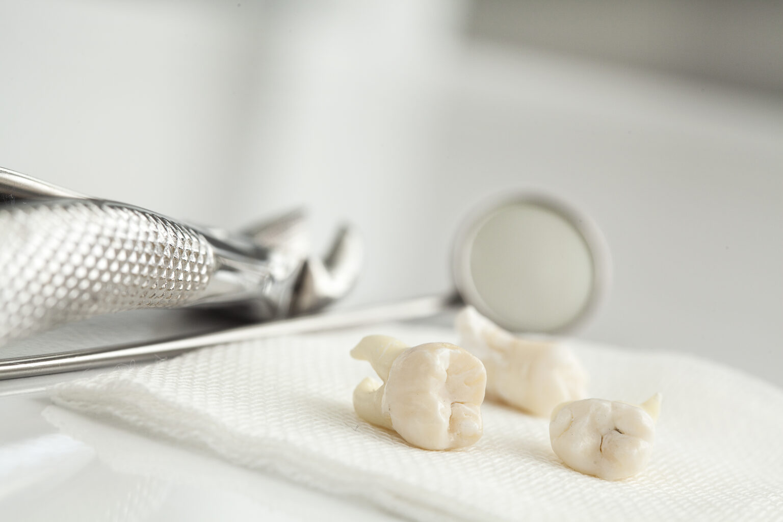 Should You Save or Remove a Tooth? A Dentist’s Guide to Dental ...